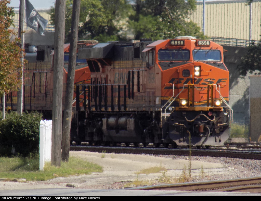 BNSF 6898